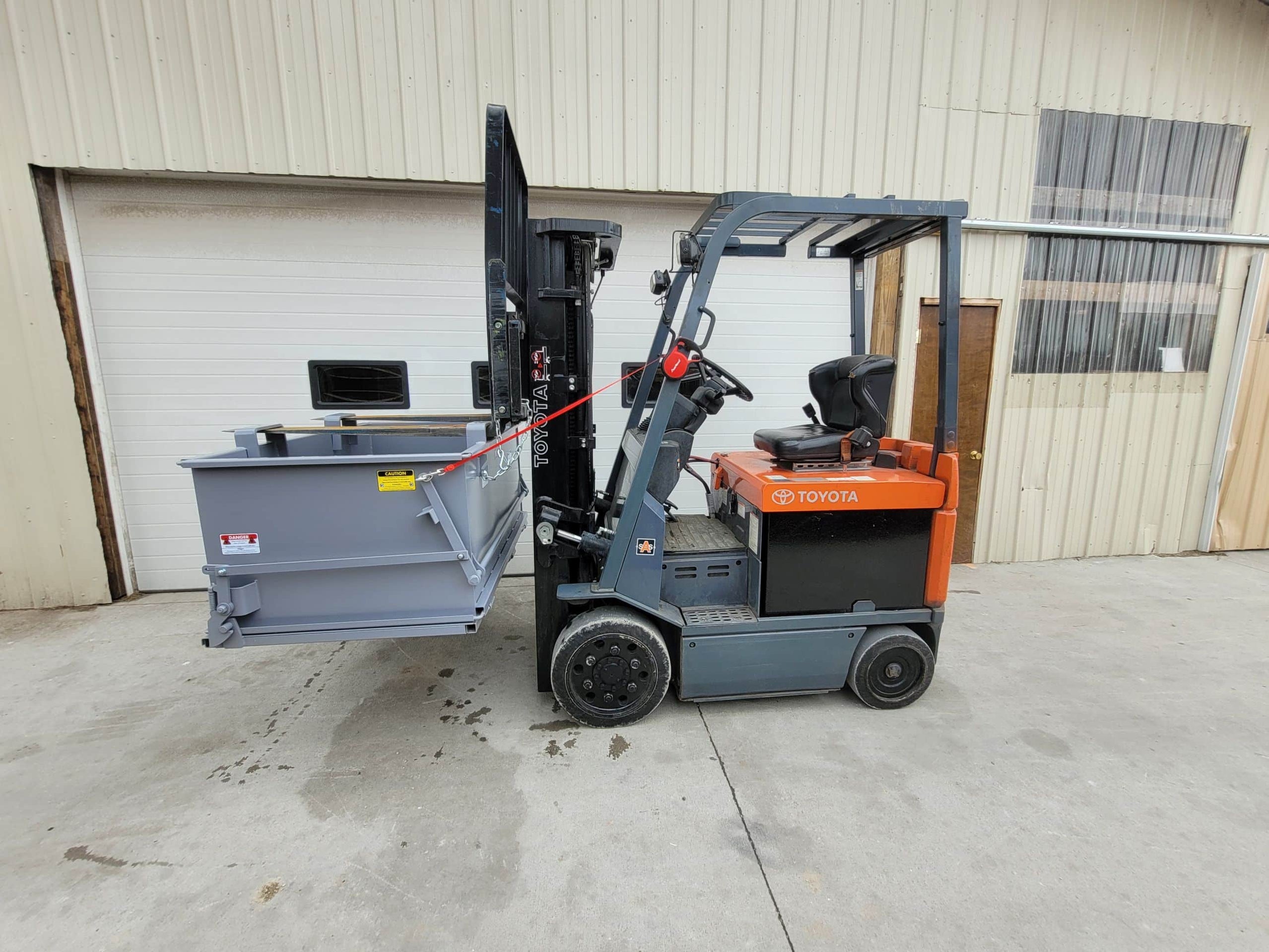 Iron Bull 1 Yard Bottom Dump Hopper 3868QS — WSI Machinery